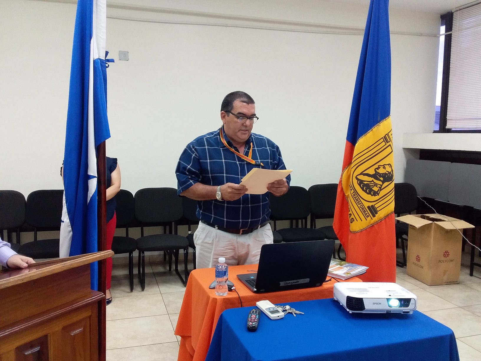 dpg.upnfm.edu.hn - Defensa de Tesis, Dificultades en la resolución de ...